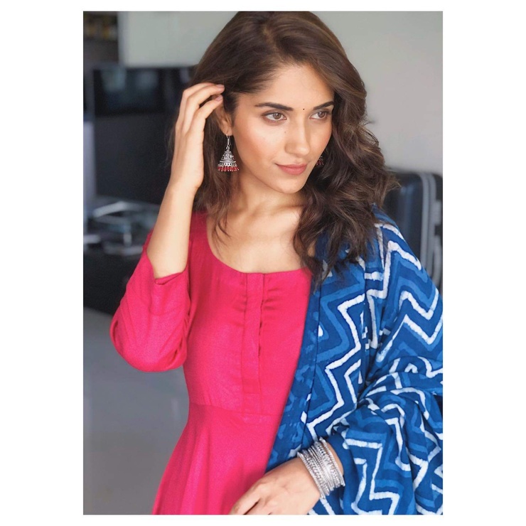 Picture of Ruhani Sharma