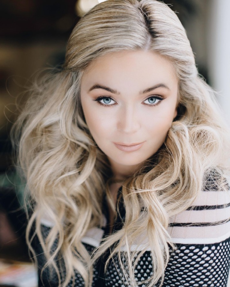 Picture of Courtney Paige
