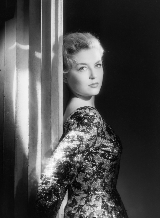 Picture of Nicole Courcel