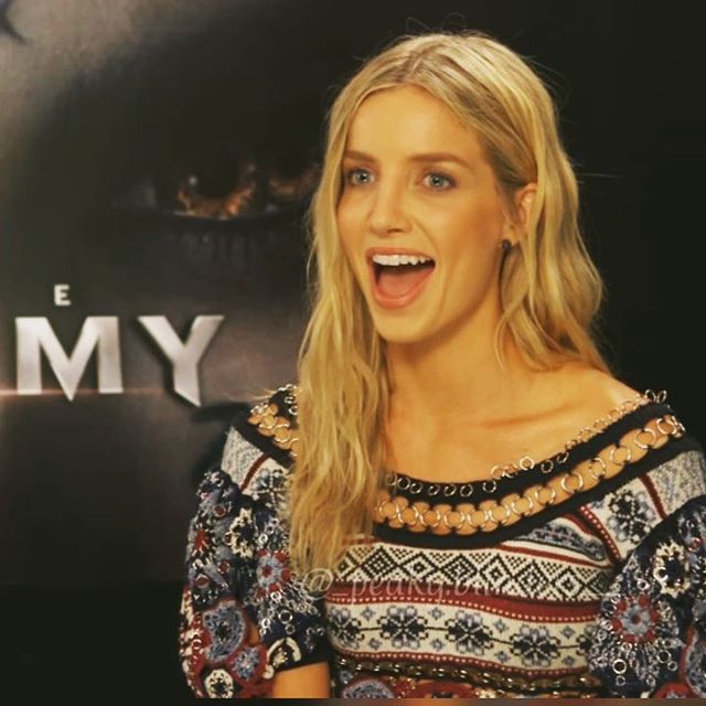 Picture of Annabelle Wallis