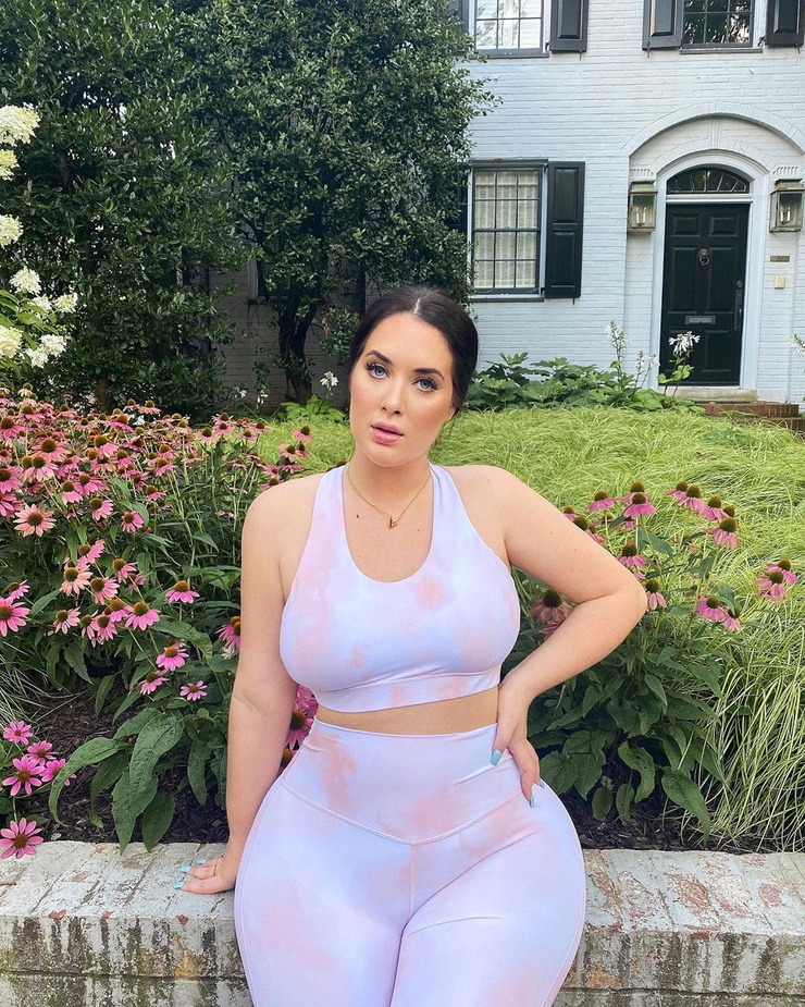 Picture of Holly Luyah