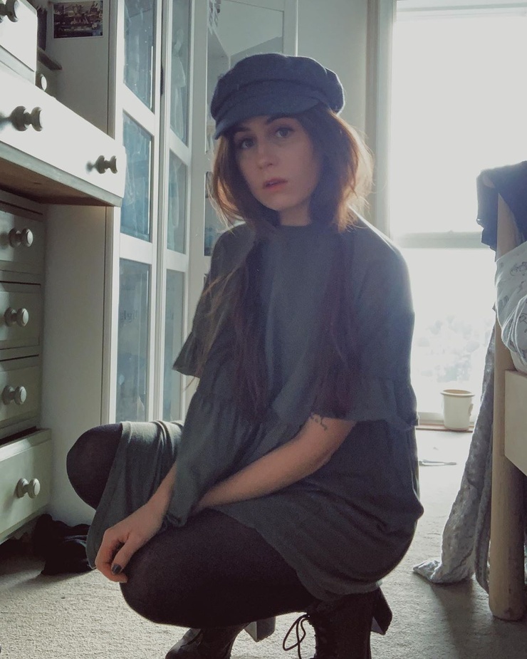 Dodie Clark picture