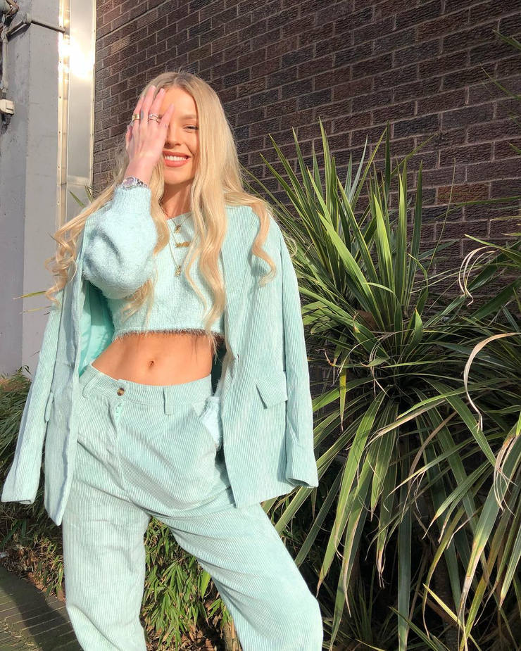 Picture of Betsy blue english