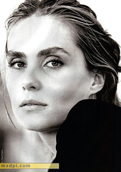 Picture of Emmanuelle Seigner