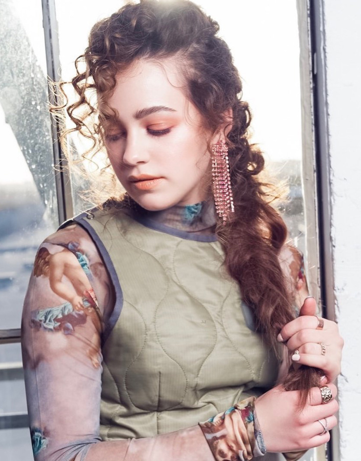Picture of Mary Mouser