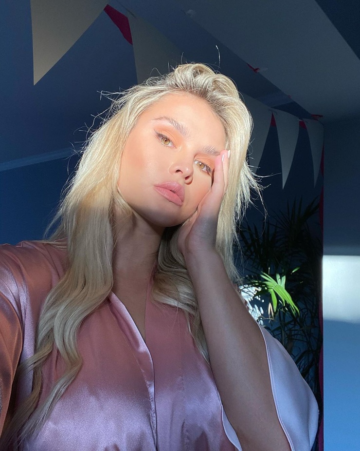 Kinsey Wolanski image