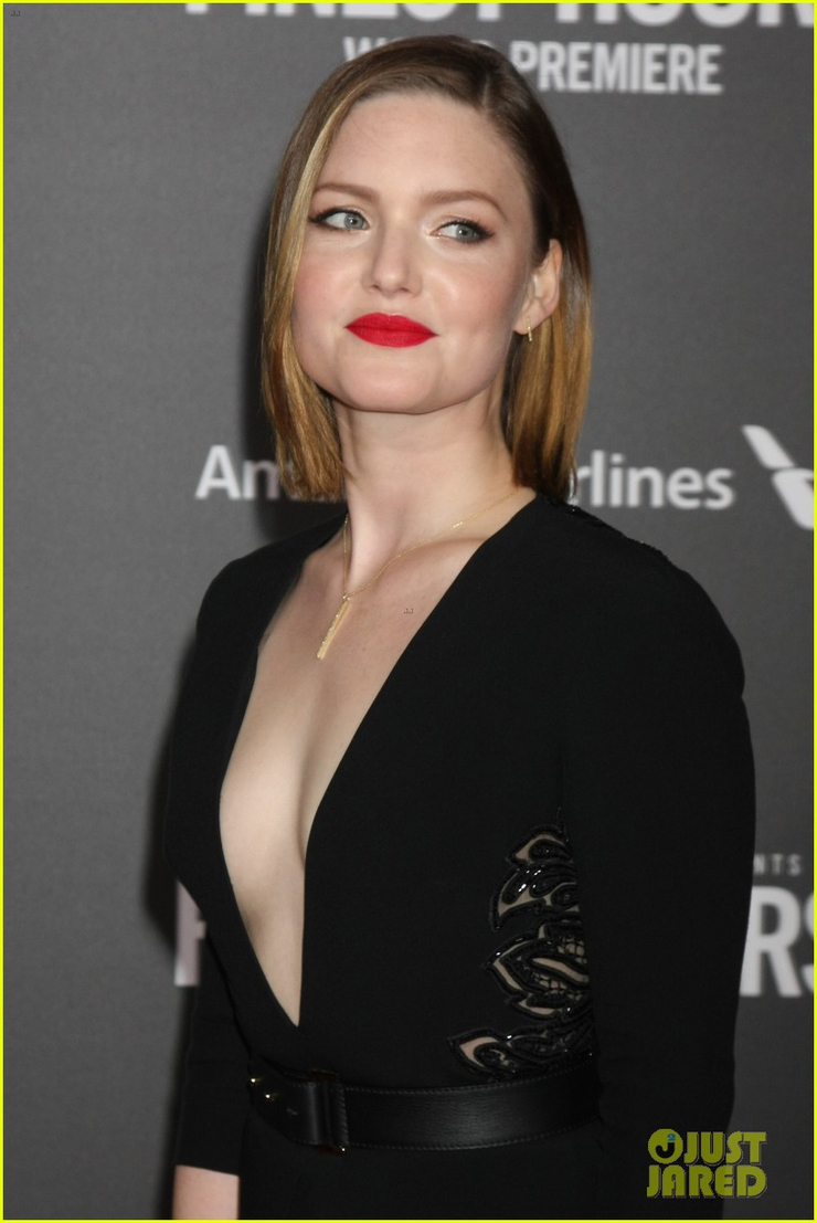 Picture Of Holliday Grainger