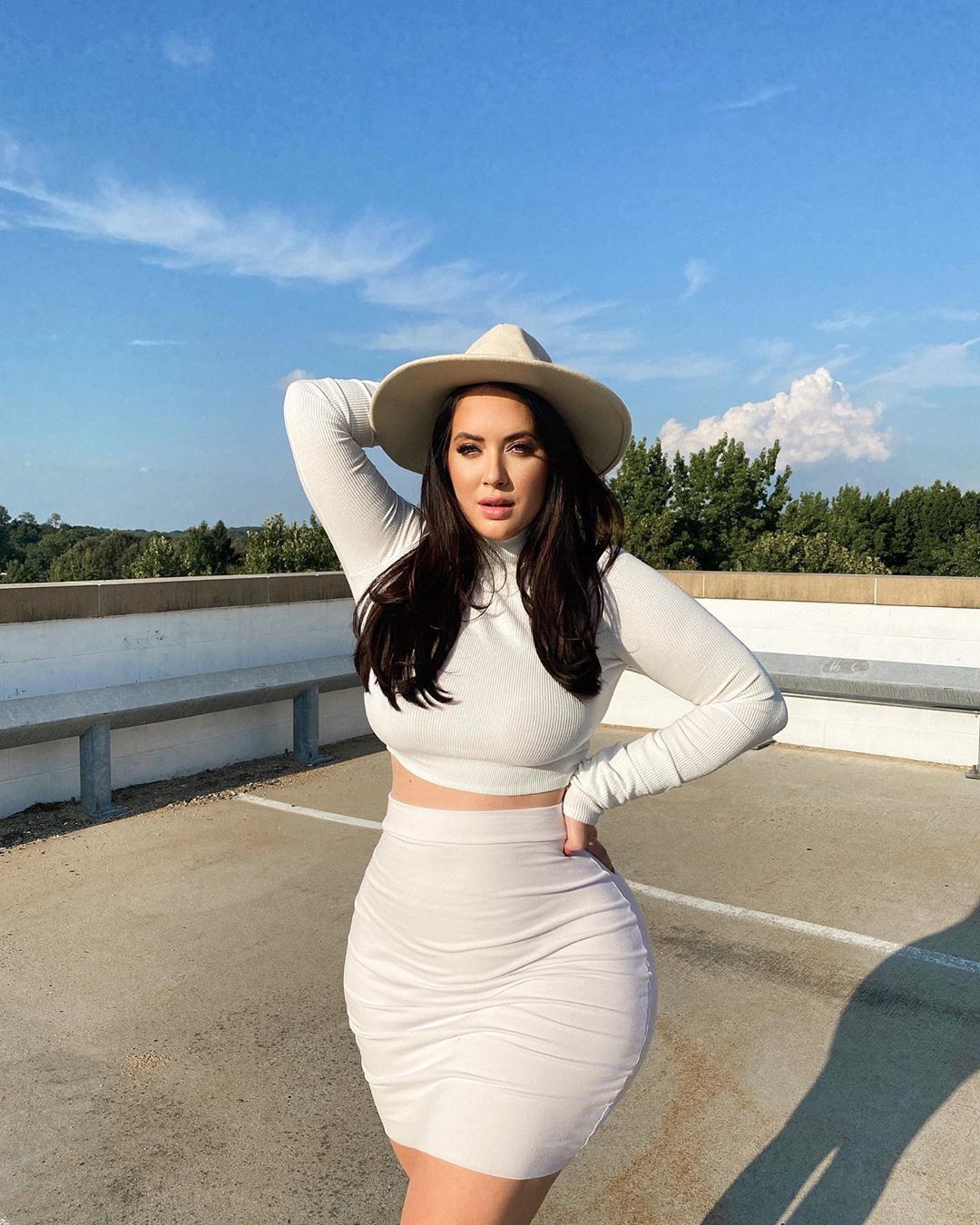 Picture of Holly Luyah