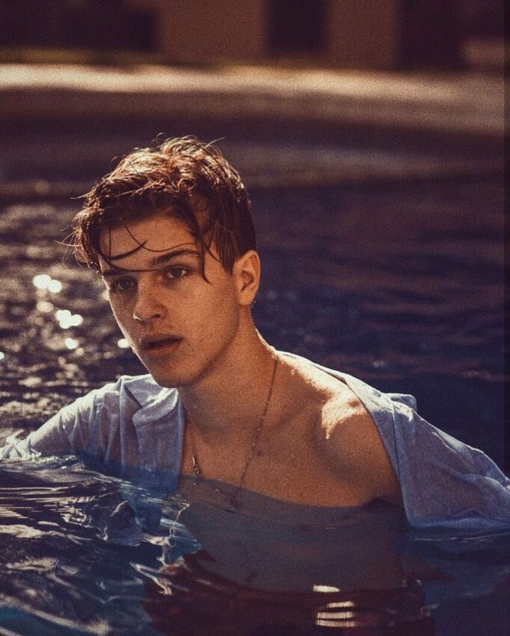 Alex Lange image