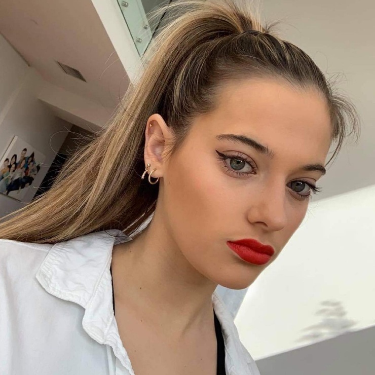 Image of taya brooks