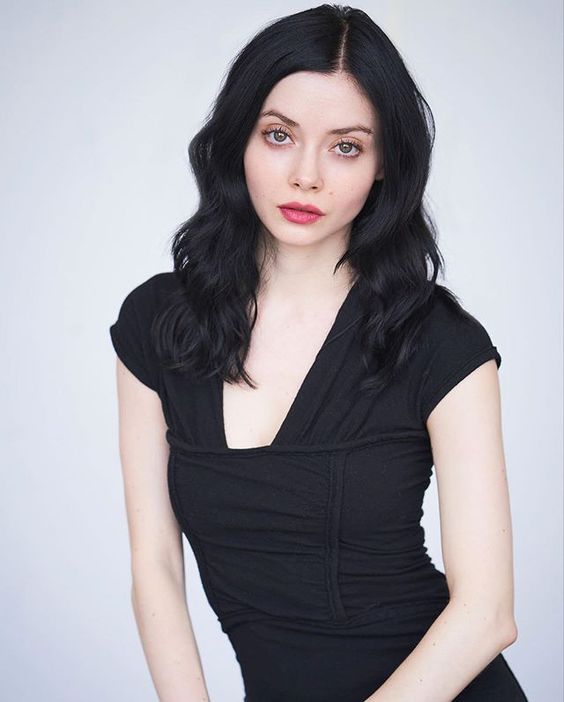 Picture of Alina Lee