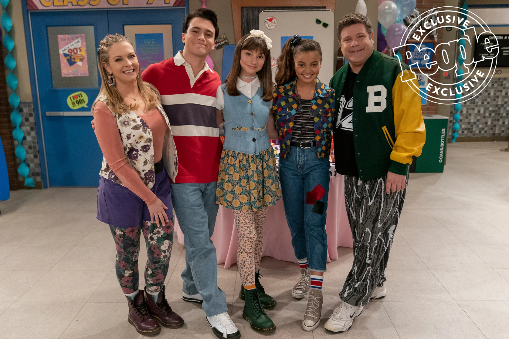 Molly Thompson image