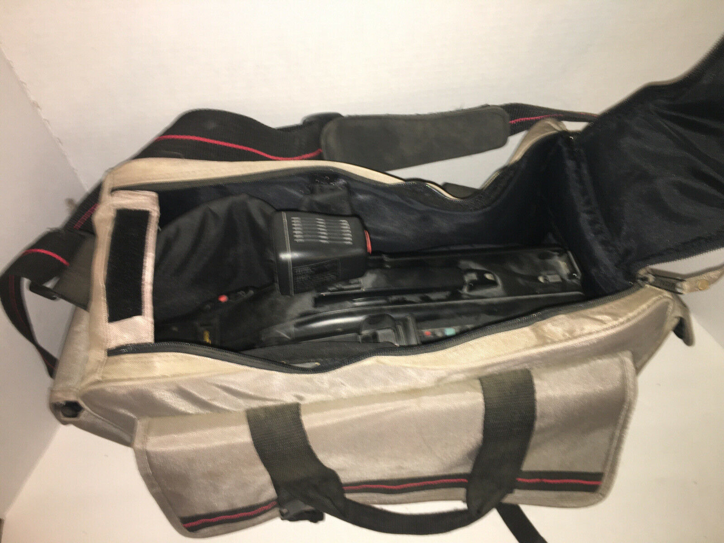 Picture of Vintage RCA VHS Camcorder CC250 Auto focus - untested With ...