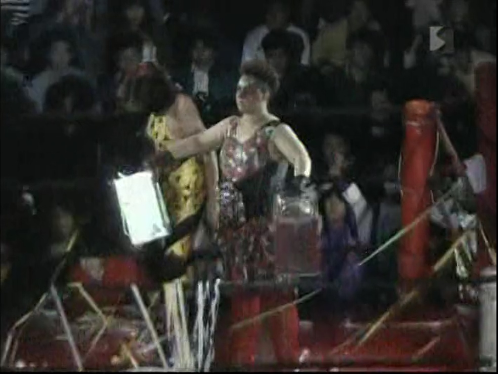 Aja Kong & Bison Kimura vs. Manami Toyota & Toshiyo Yamada (1990/03/20 ...