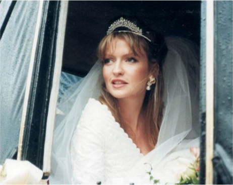 Caron Keating image