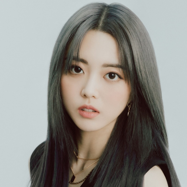 Suyeon (수연) picture