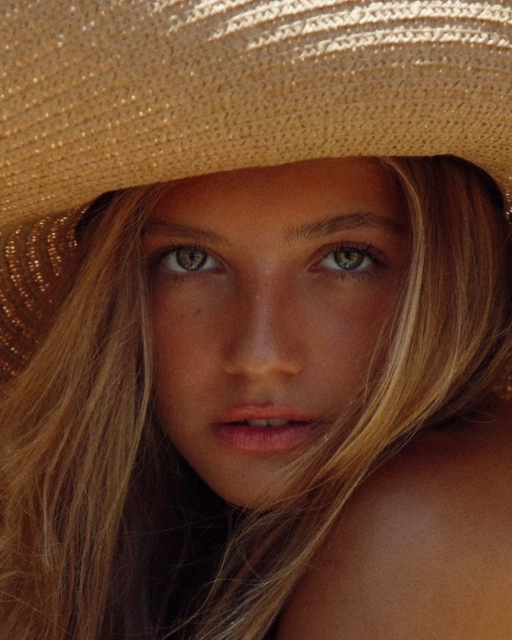 Picture of Zoë Pastelle Holthuizen