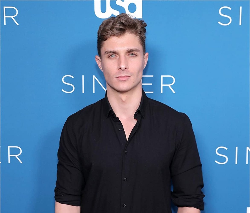 Alex Cubis image