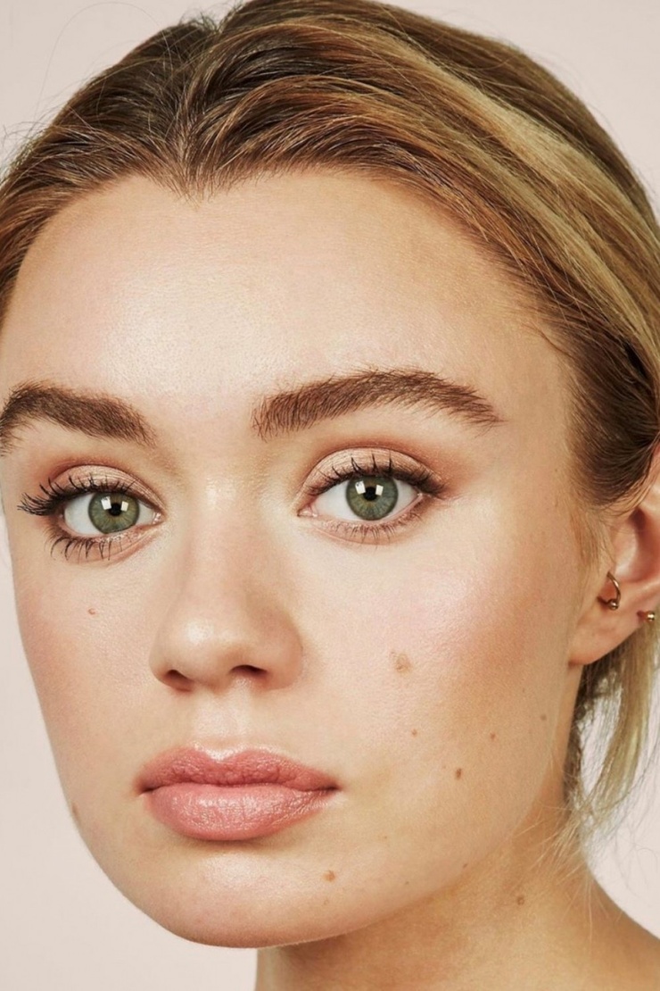 Picture of Claudia Thompson