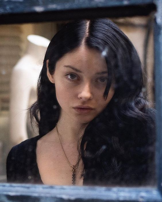 Picture of Alina Lee