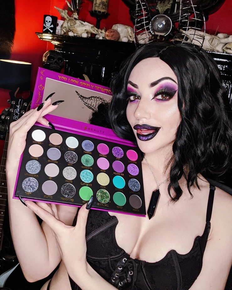 Picture of Dani Divine