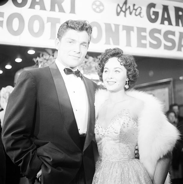 Larry Pennell, Marla English