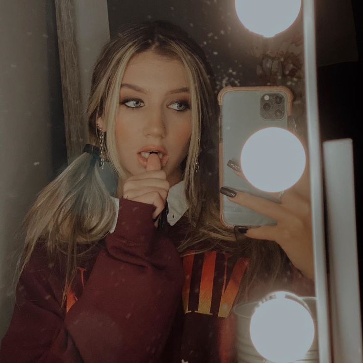 Picture of Madison Lewis