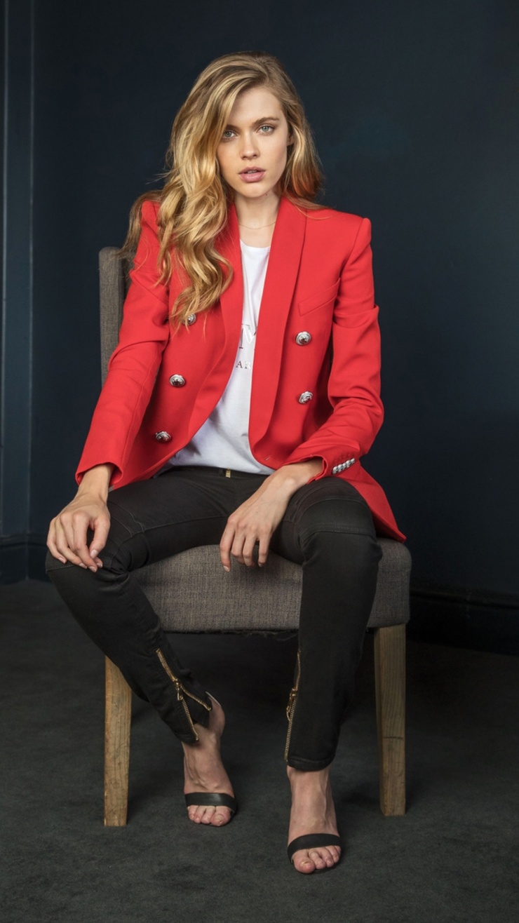 Picture of Victoria Lee