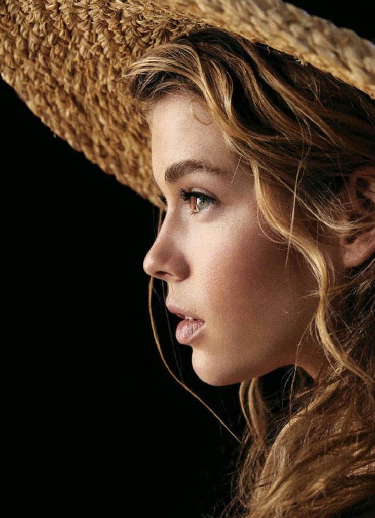 Victoria Lee picture