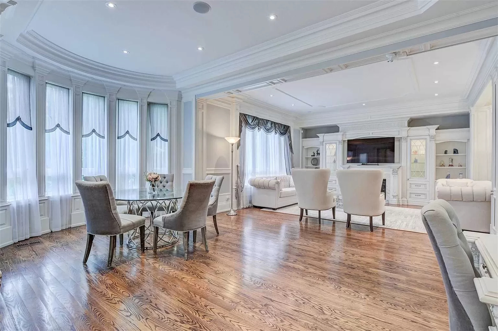 Picture of 9 Brian Cliff Dr, Toronto, ON M3B 2G1