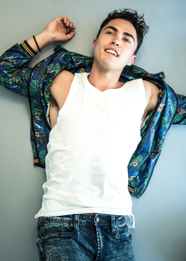 Picture of Darren Barnet