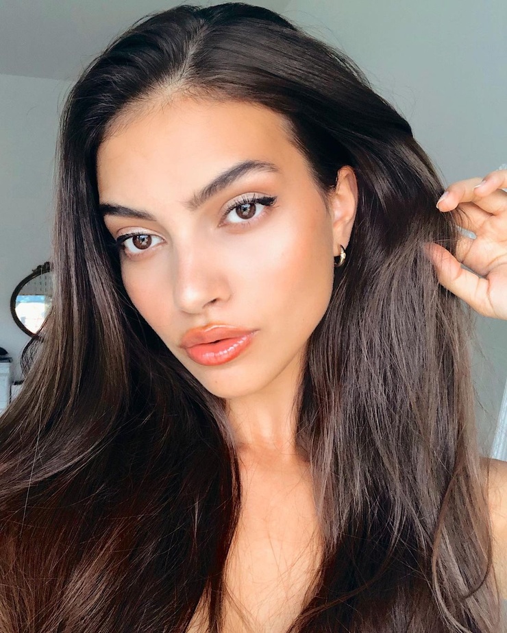 Picture of Laura Theresa
