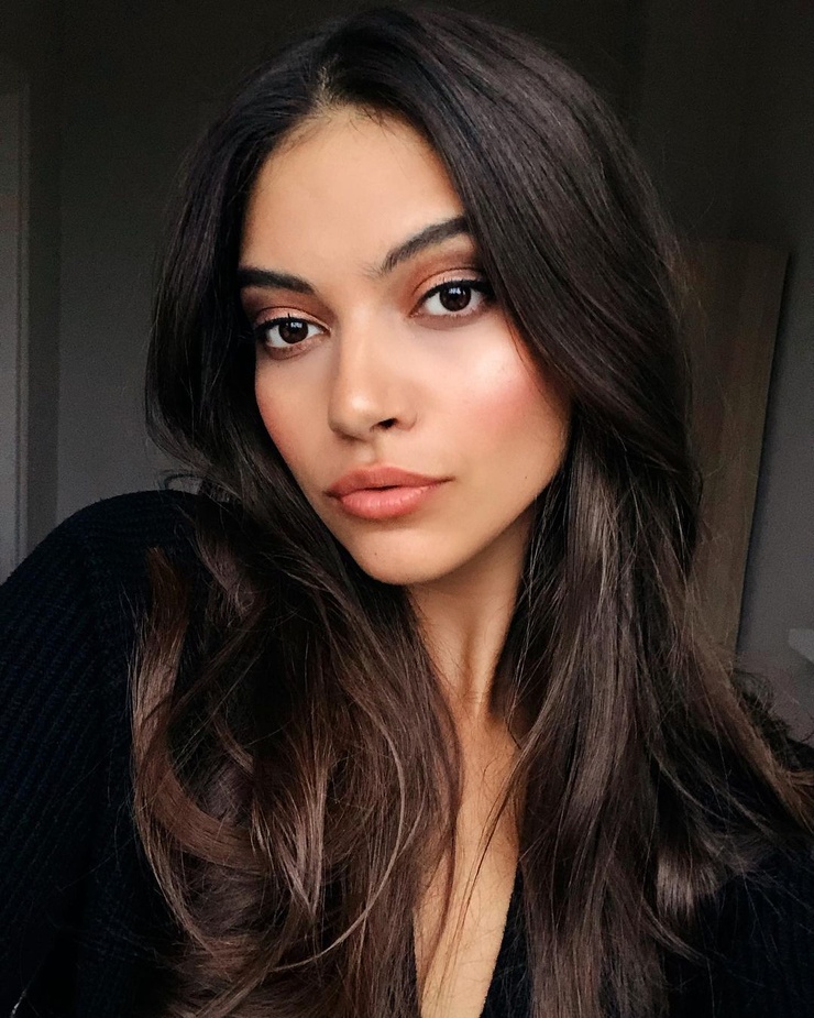 Picture of Laura Theresa