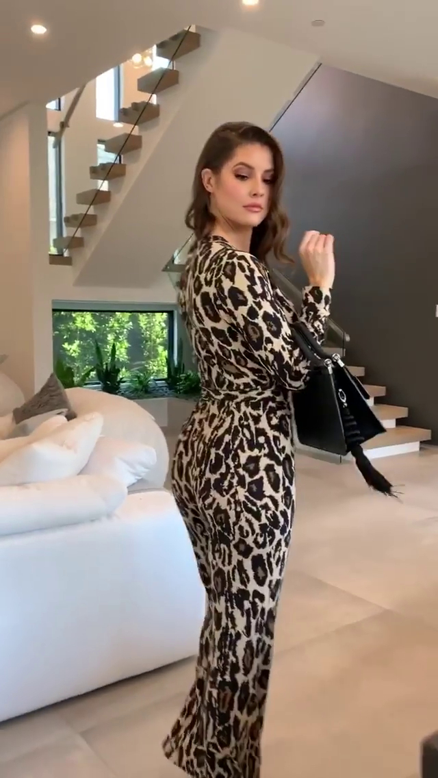Picture of Amanda Cerny