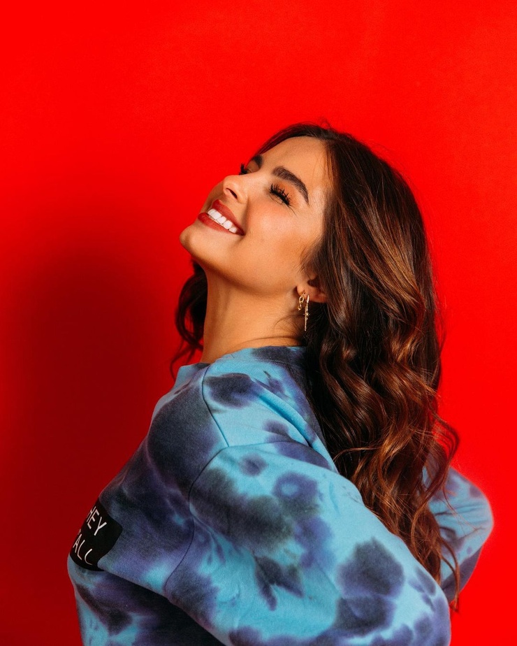 Addison Easterling picture