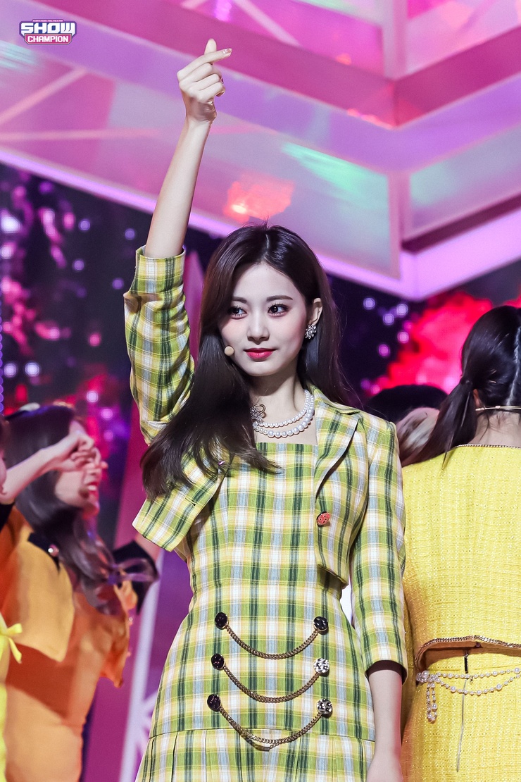 Picture of Chou Tzu-yu (Tzuyu)
