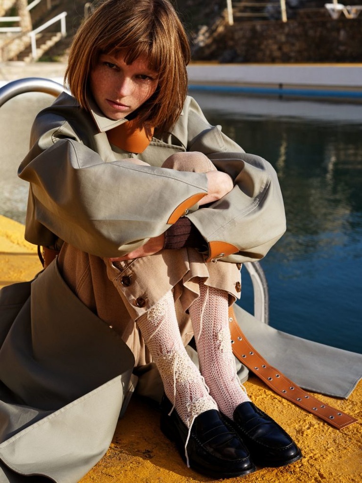 Laura Beuger picture