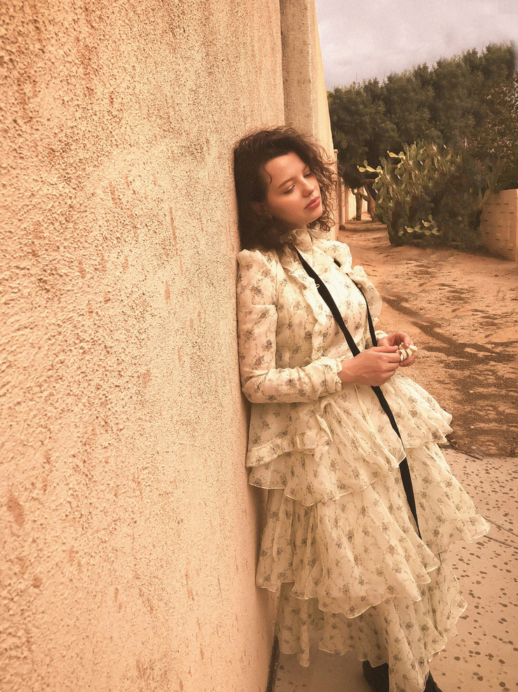 Picture of Chloe Levine