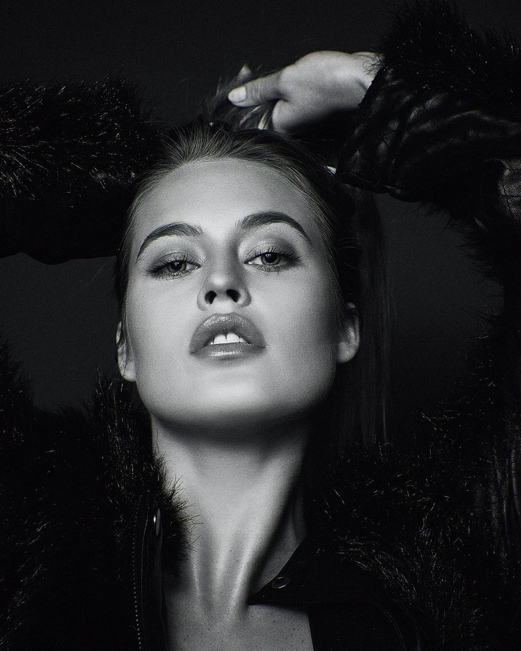 Picture of Hailey Carlson