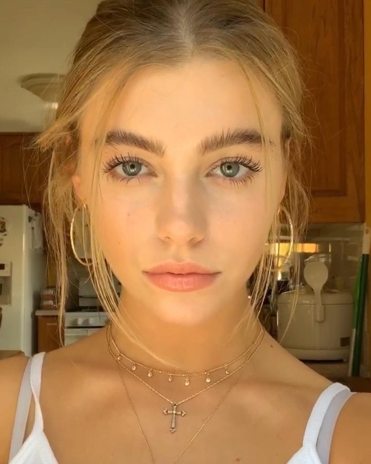 Picture of Sarah Abshire