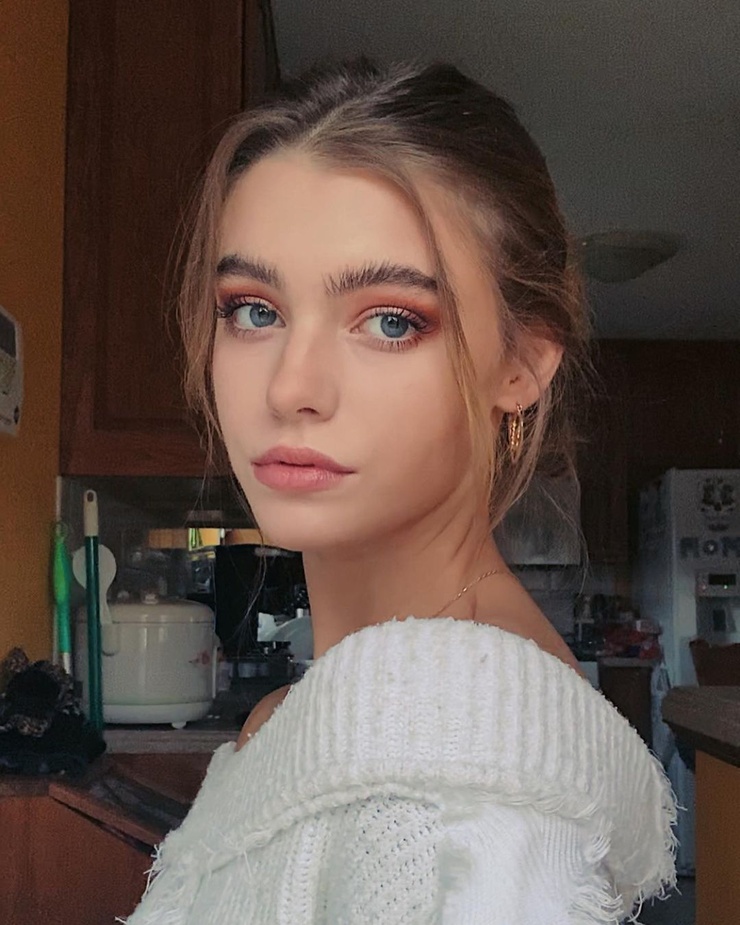 Image of Sarah Abshire