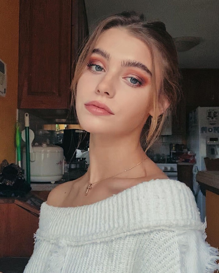 Picture of Sarah Abshire