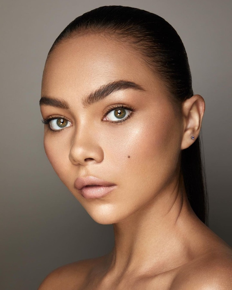 Picture of hailey long