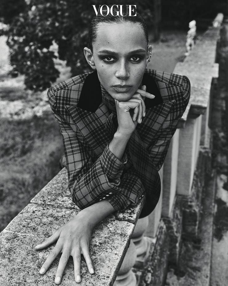 Picture of Leona Binx Walton