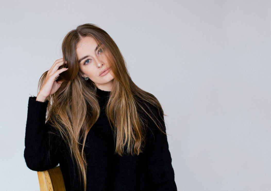 Picture of Amber Boel