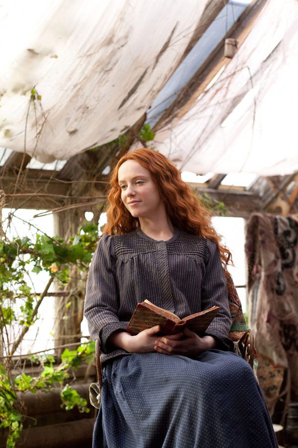 Picture of Amy Manson