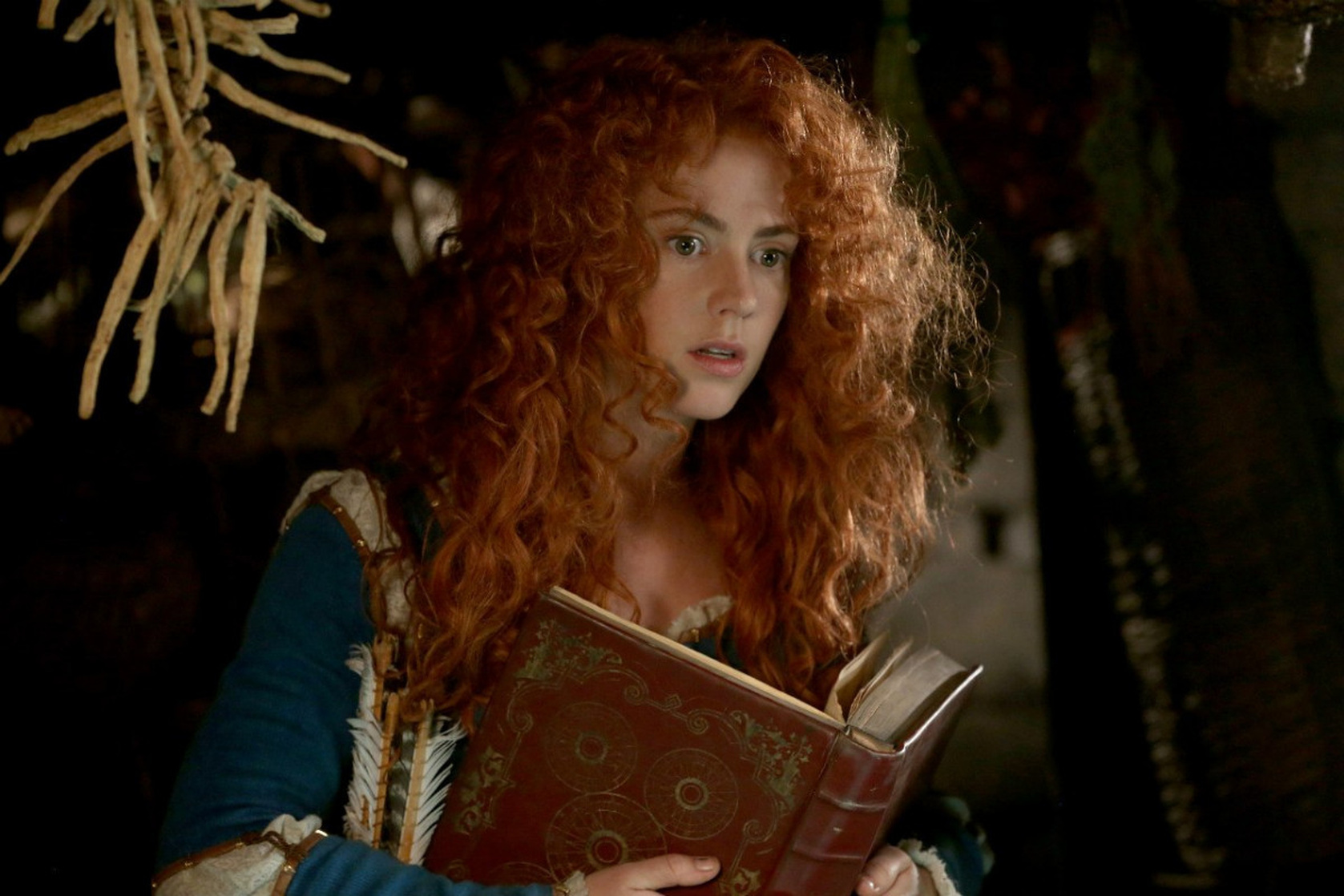 Picture of Amy Manson
