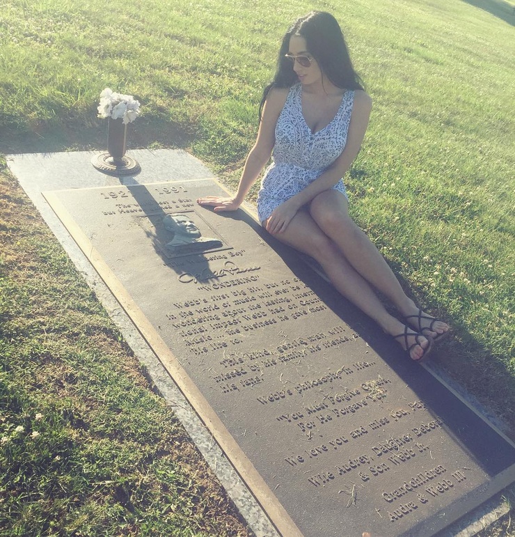 Picture of Paris Dylan