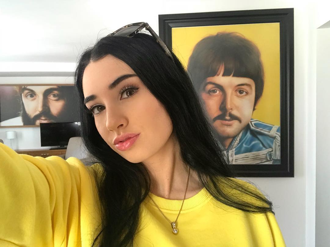 Picture of Paris Dylan