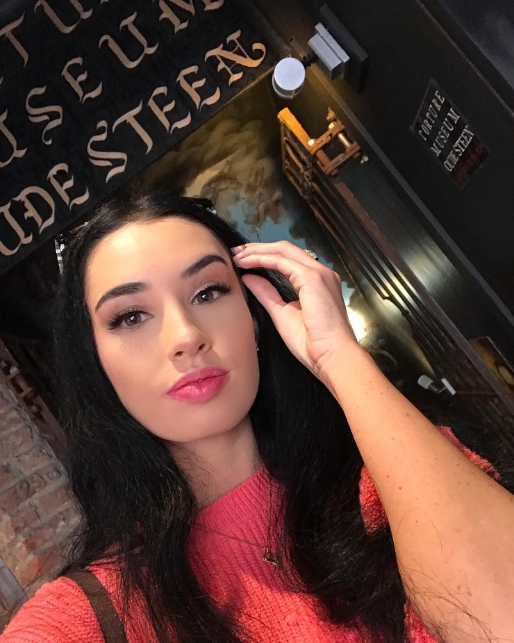 Picture of Paris Dylan